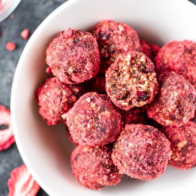 Spiced Berry Bliss Balls - Project Meal Plan